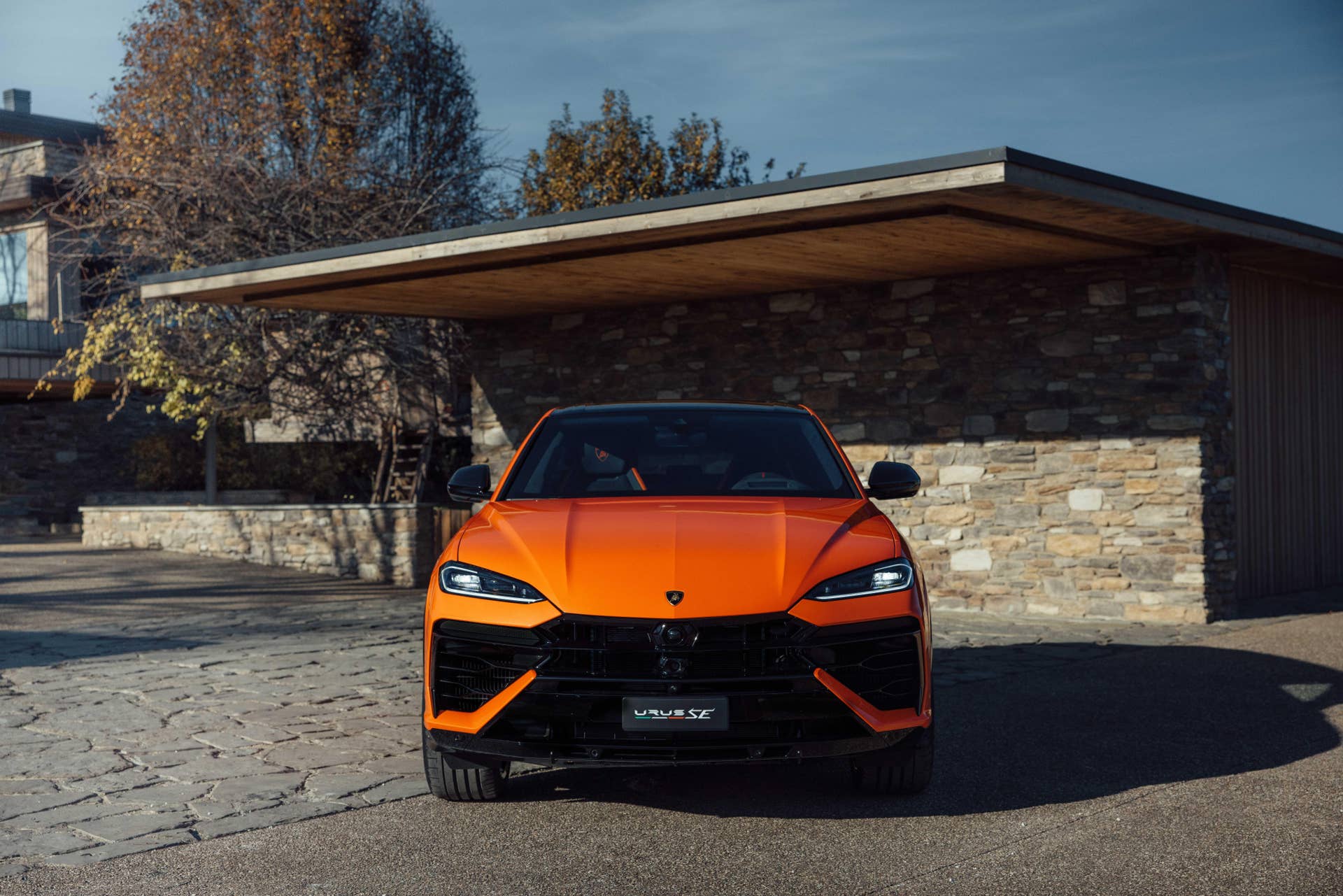 Urus REVIEW ONLY - Autoblog