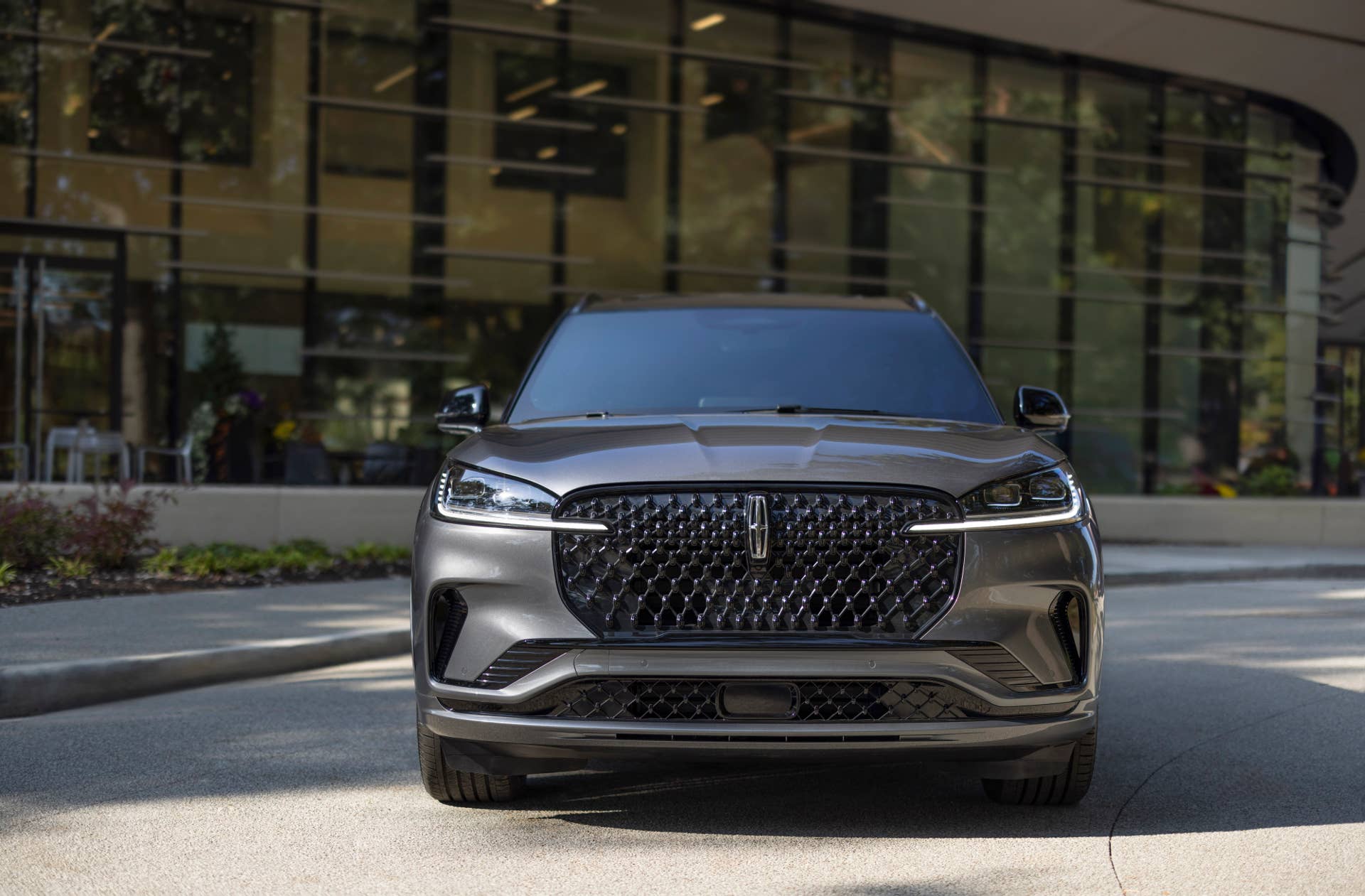 2026 Lincoln Aviator Review, Specs, Pricing, and Warranty - Autoblog