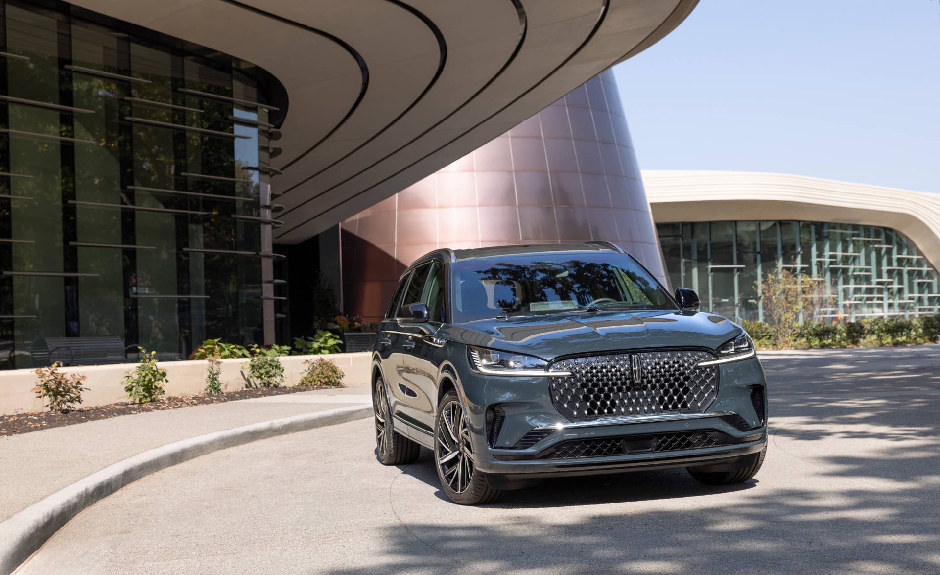 2026 Lincoln Aviator Review, Specs, Pricing, and Warranty - Autoblog