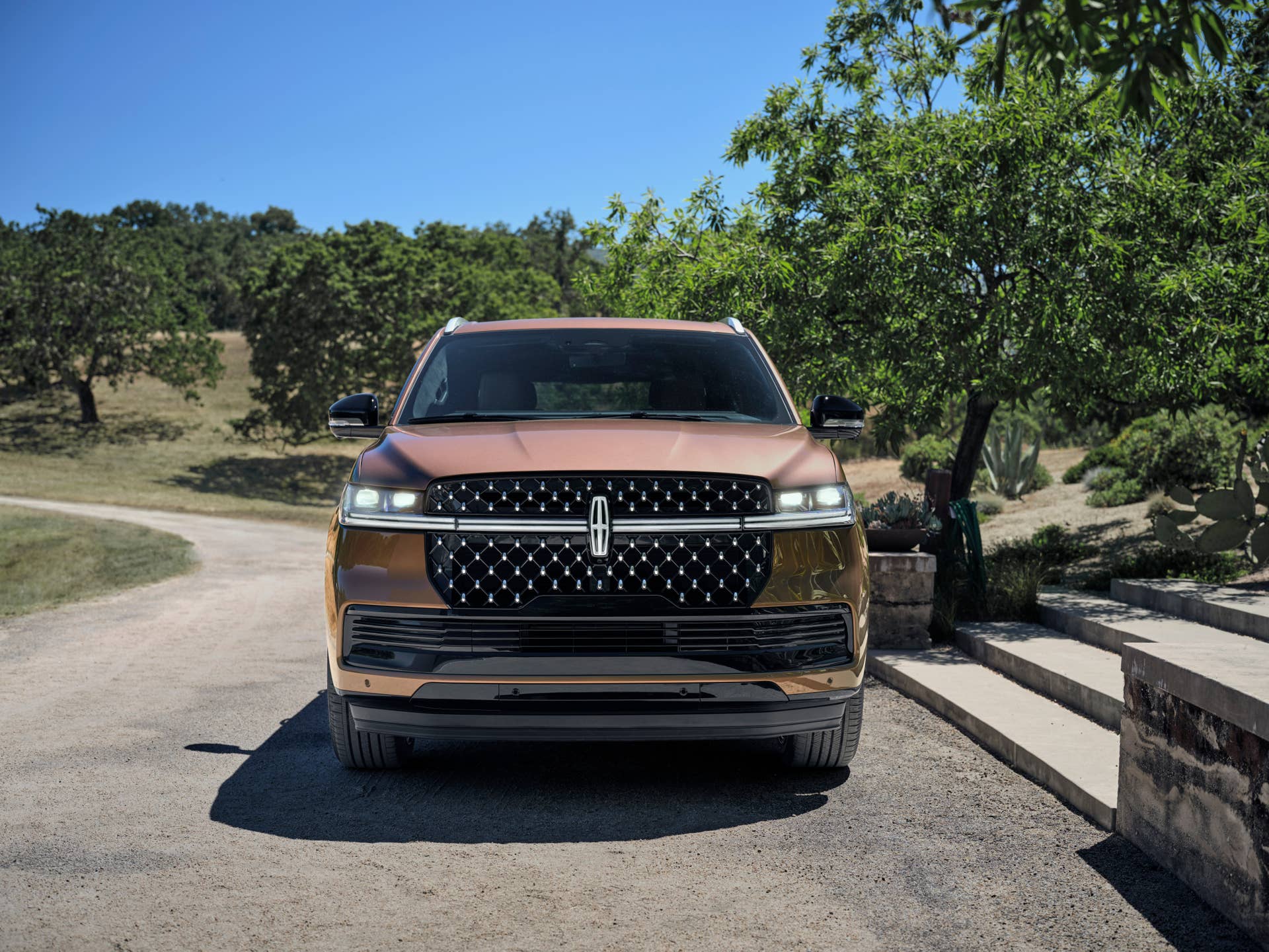 2026 Lincoln Navigator Review, Specs, Pricing, and Warranty - Autoblog