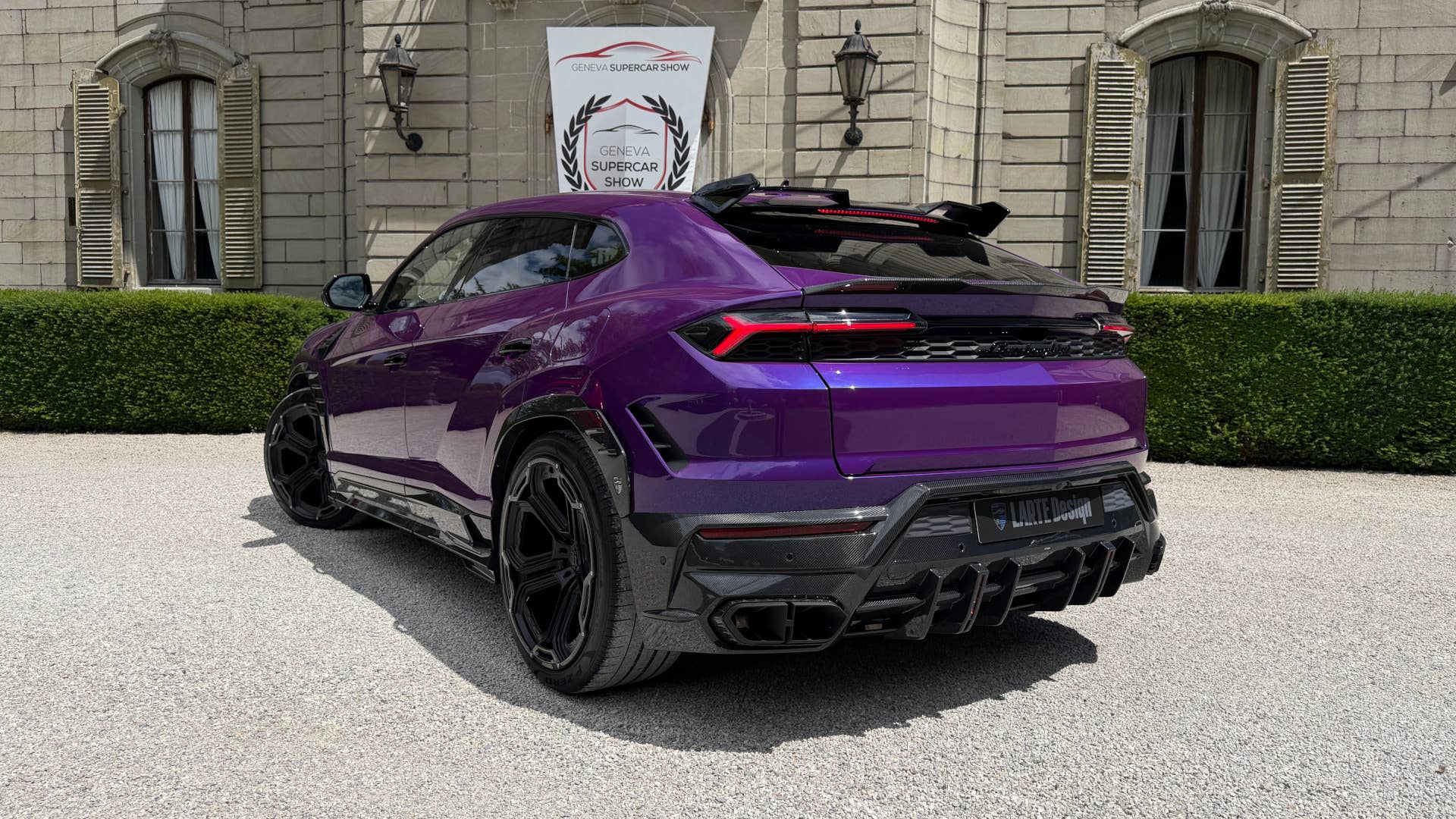 Lamborghini Urus SE Gets A Wild Carbon Fiber Makeover For Geneva ...