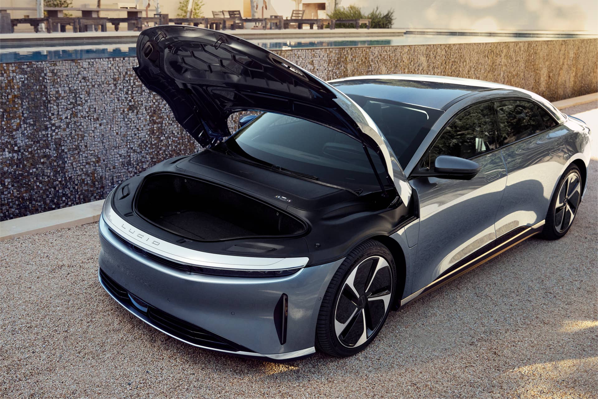 2025 Lucid Air Review, Specs, Pricing, and Warranty - Autoblog