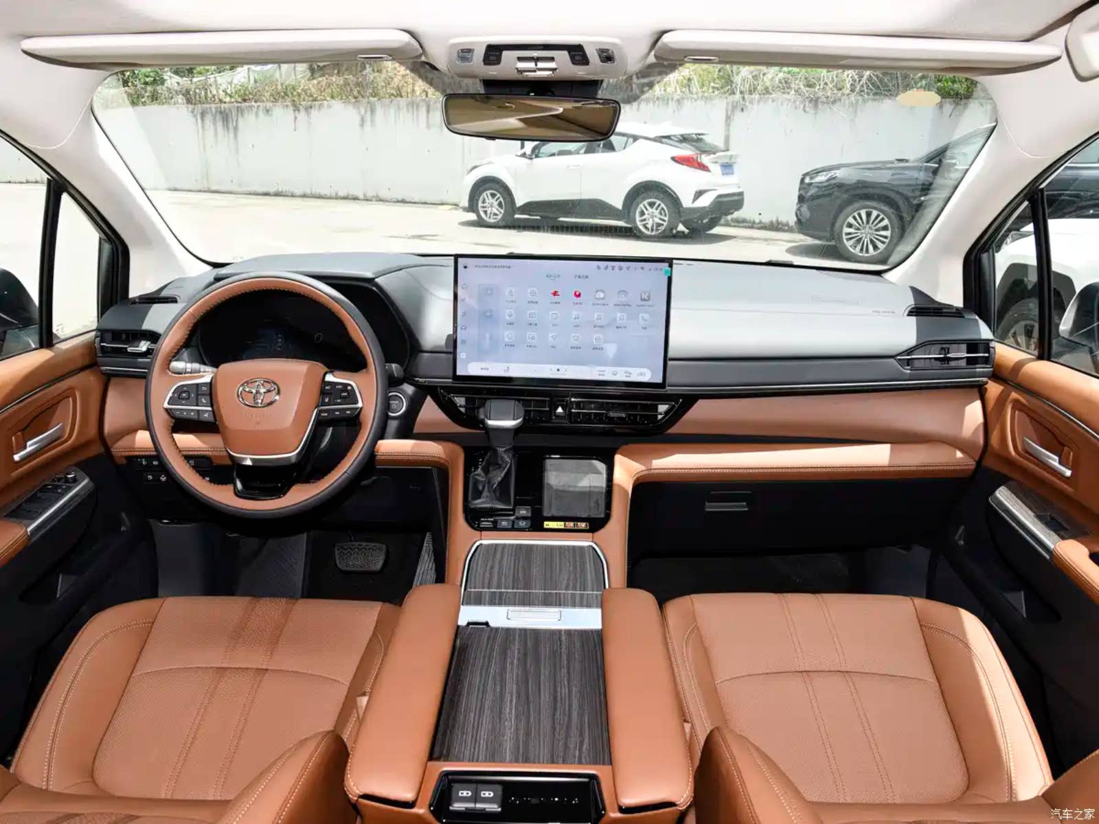 Updated Toyota Sienna Revealed With a Massive Center Screen - Autoblog