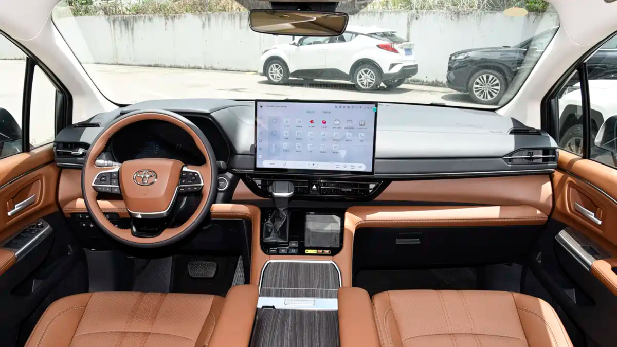 Updated Toyota Sienna revealed with a massive center screen - TheAutoExec