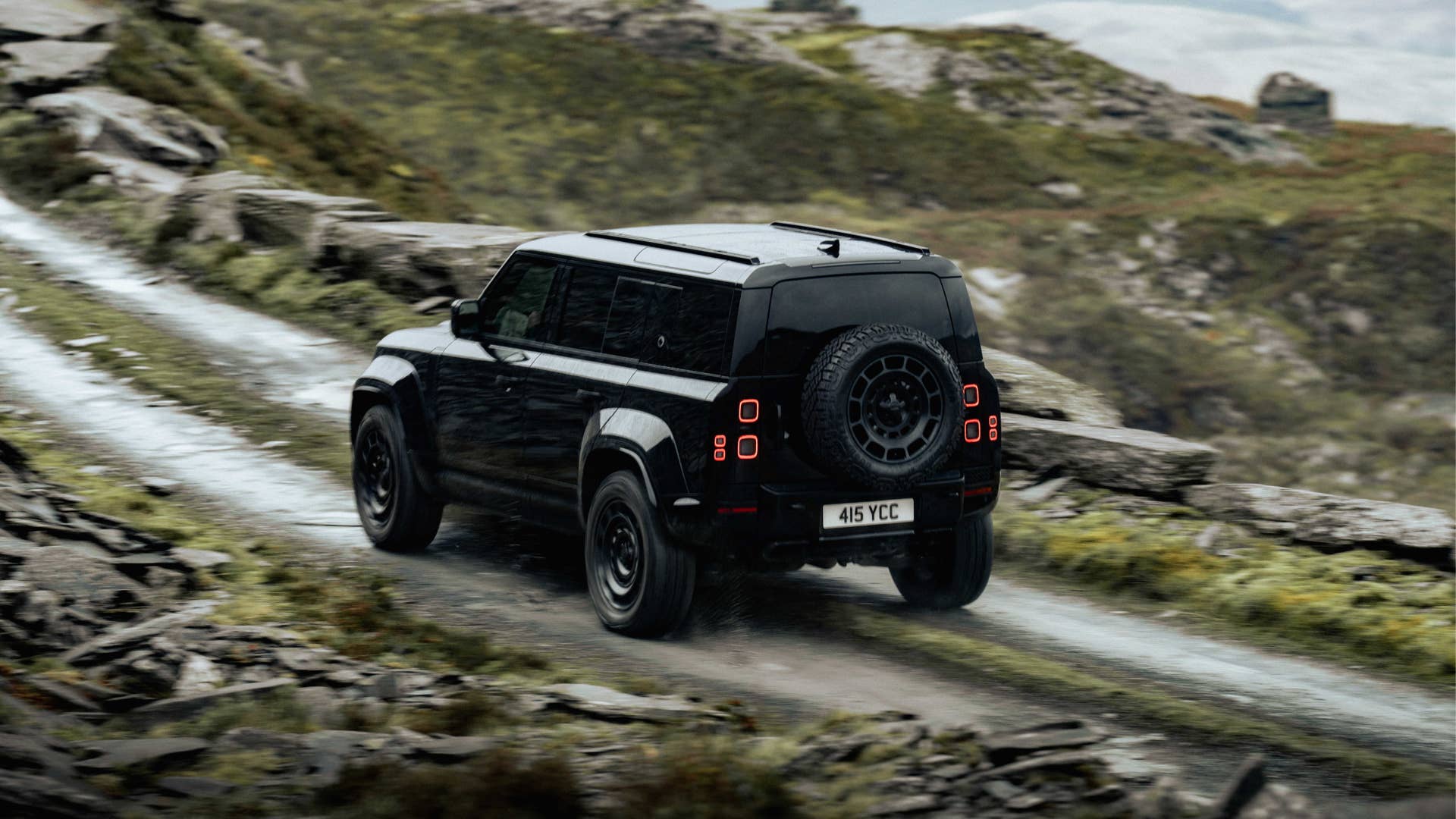 2025 Land Rover Defender Review, Specs, Pricing and Warranty - Autoblog
