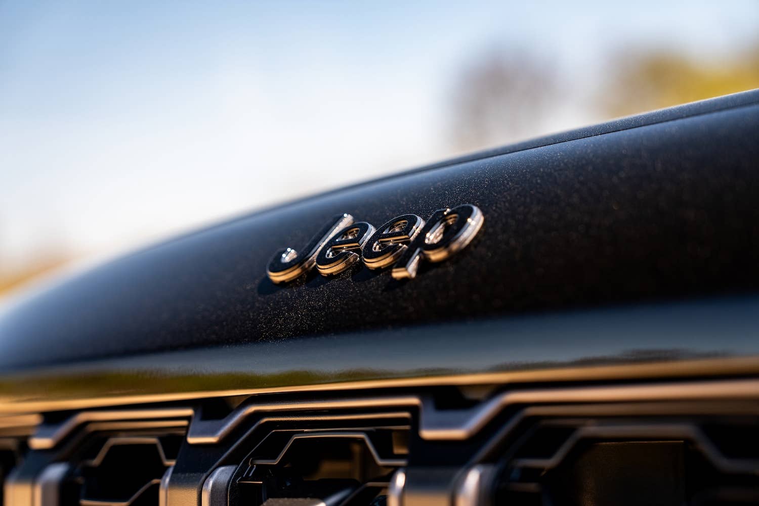 Jeep Grand Cherokee Trailhawk Is Back, But The Plug-In Hybrid Is Gone ...