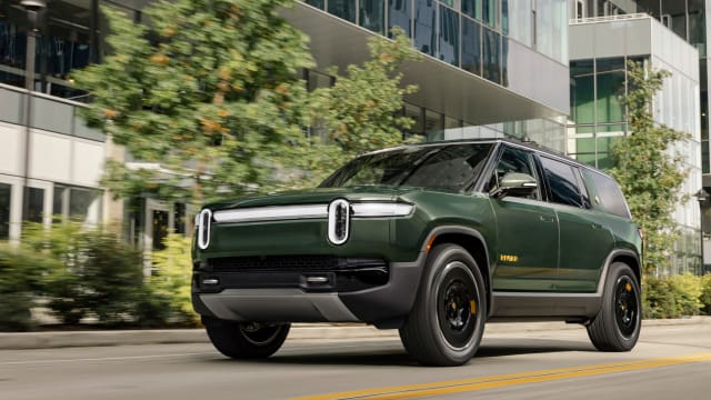 2025 Rivian R1S review: The ultimate adventure-focused EV - Autoblog