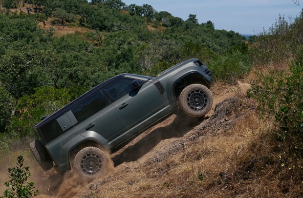 2025 Land Rover Defender Octa pushes the expedition rig into new ...