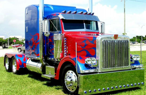 eBay Find of the Day Optimus Prime Peterbilt 1 1 scale replica Autoblog