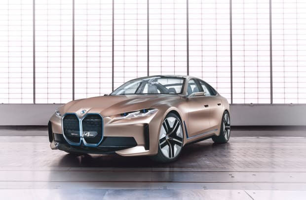 Bmw i4 first look store