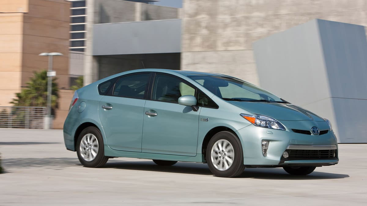 New Toyota Prius PHEV could have 35 mile all electric range UPDATE Autoblog