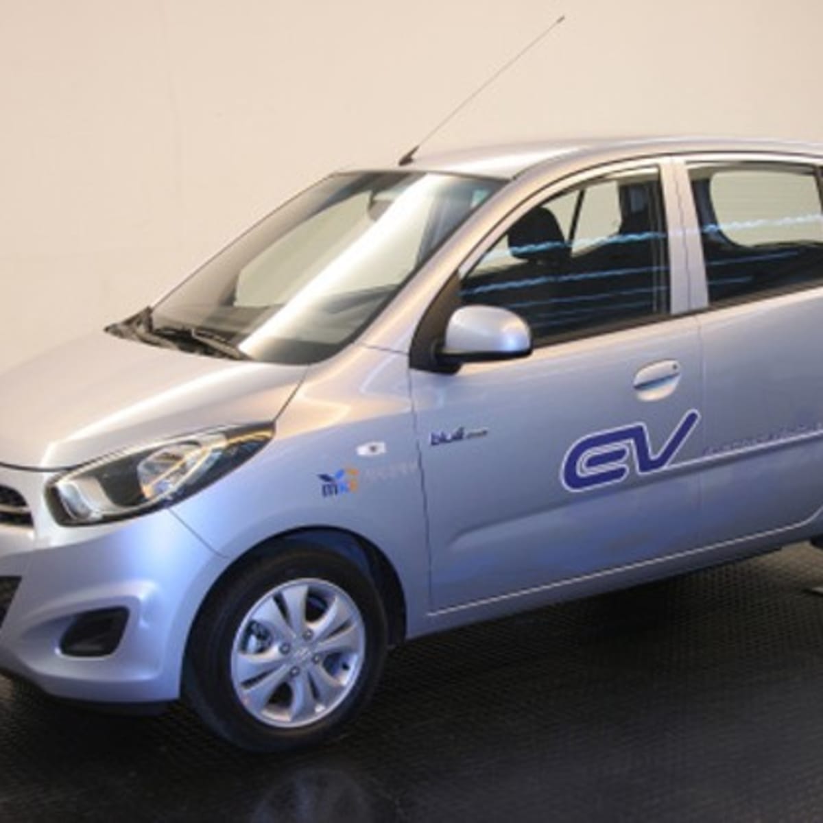 Hyundai unveils i10 based BlueOn electric vehicle in South Korea Autoblog