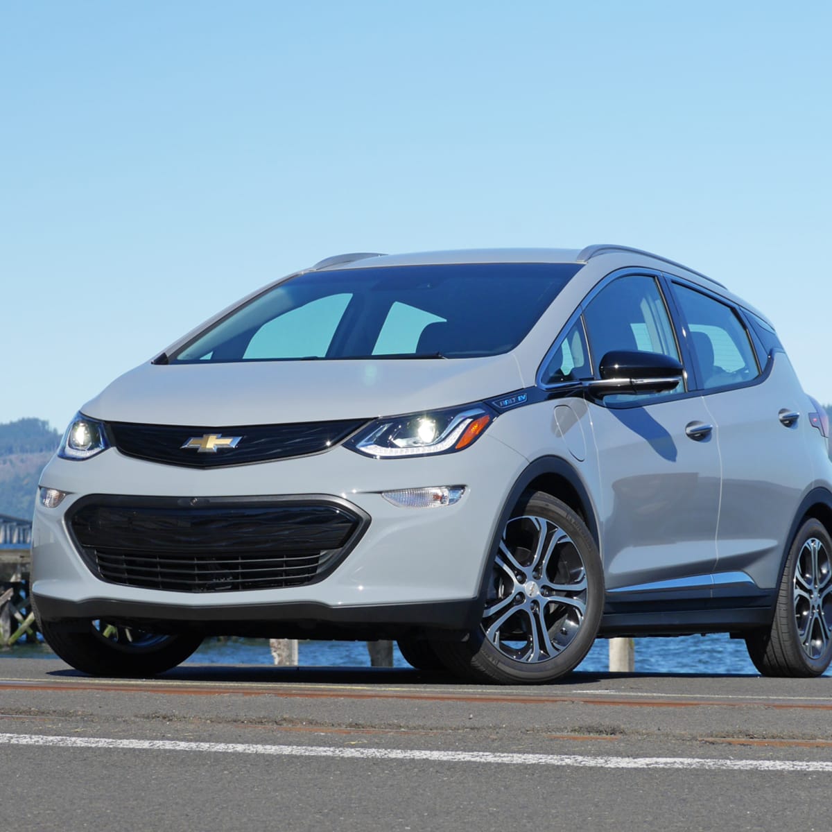 2020 Chevrolet Bolt Review Buying Guide Same electric car more driving range Autoblog