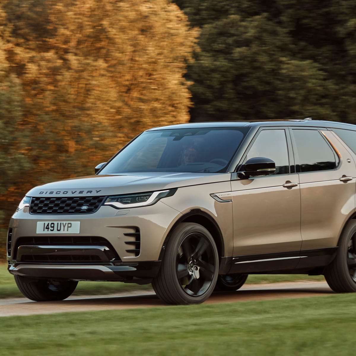 2021 land rover discovery release date store