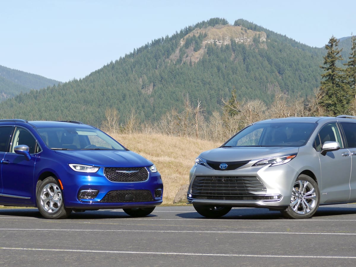 Toyota Sienna vs Chrysler Pacifica Hybrid Minivan comparison test Autoblog