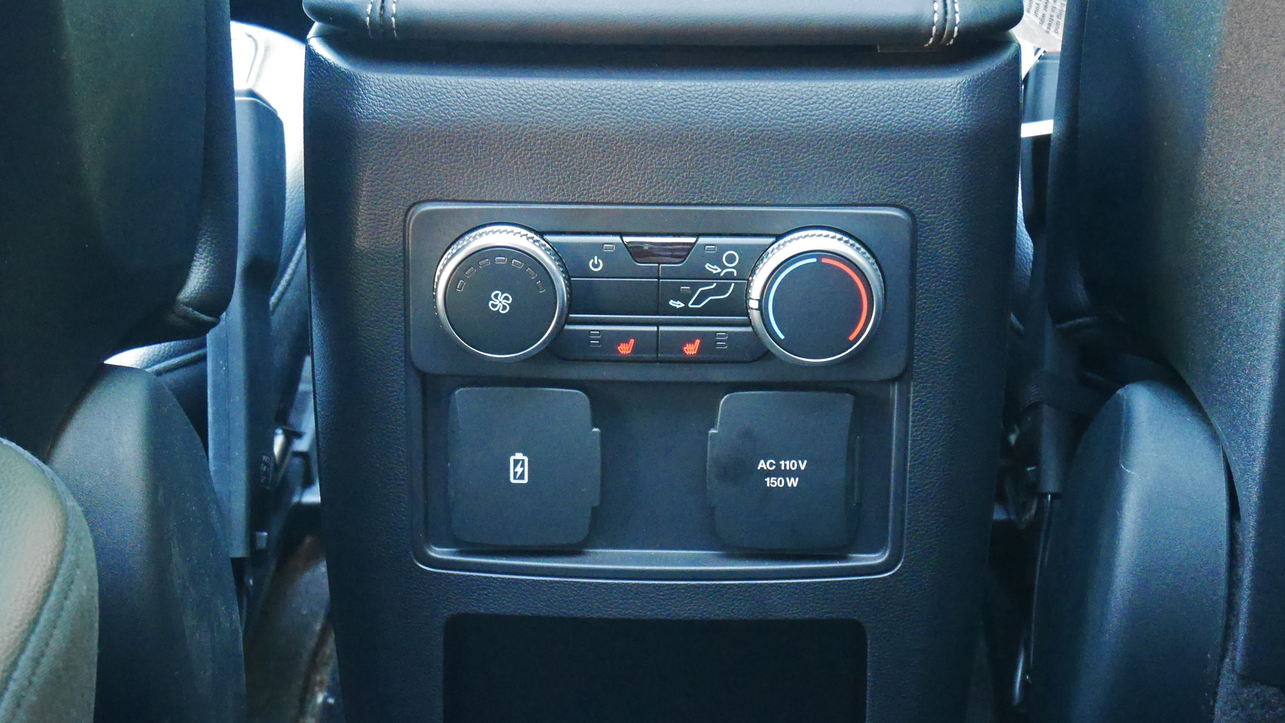 Ford Explorer loses rear climate controls to sidestep chip shortage