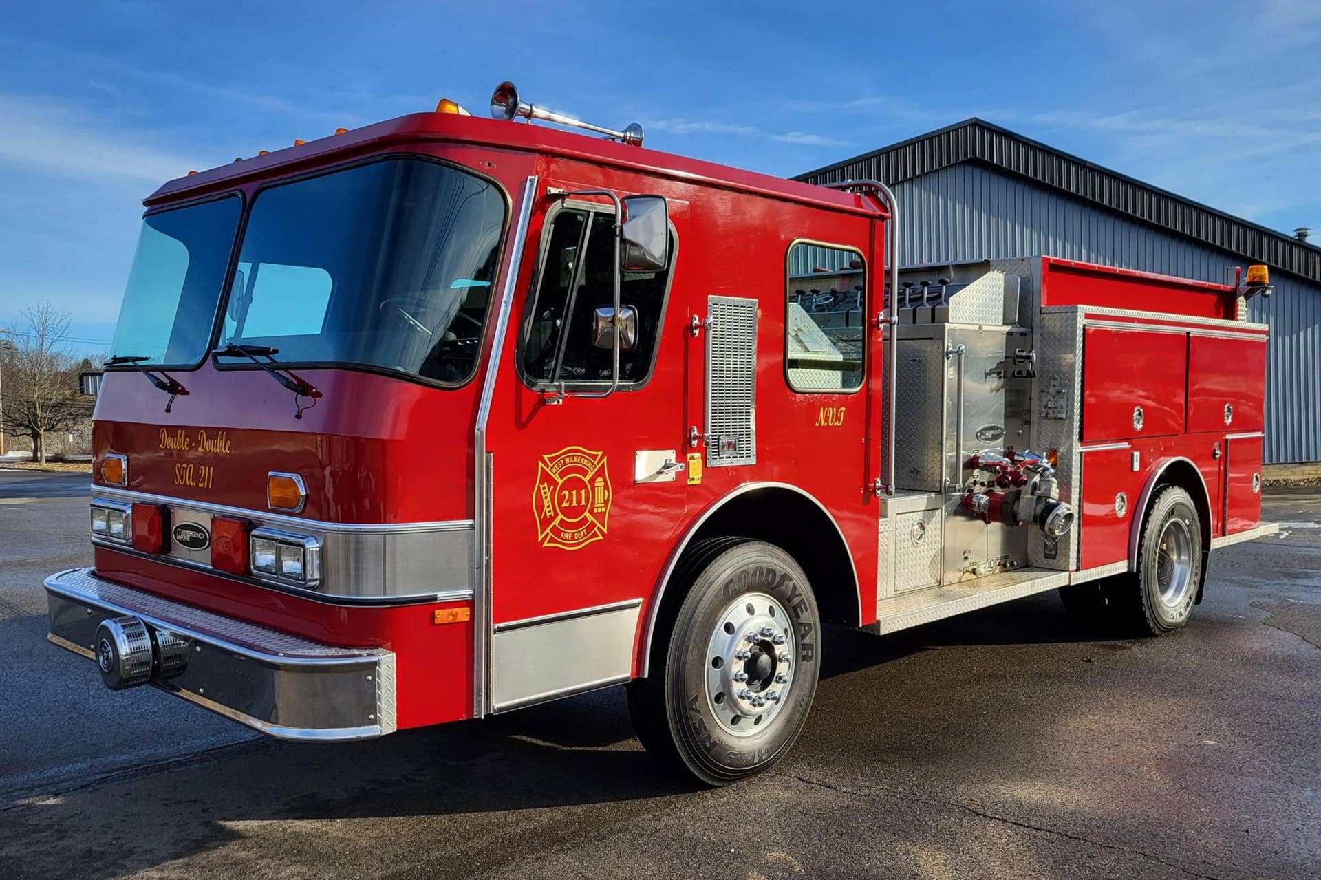 Test your HOA's patience with this 1986 E-One Cyclone fire truck