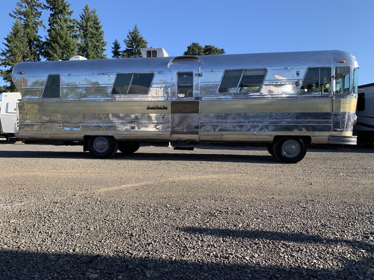 Live your best retro #vanlife with this 1965 Streamline Travel Home ...