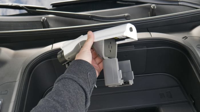 Kia EV9 Luggage Test: How much fits behind the third row (and frunk ...