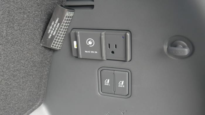 Kia EV9 Luggage Test: How much fits behind the third row (and frunk ...
