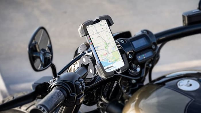 The best motorcycle phone mounts of 2024 - Autoblog
