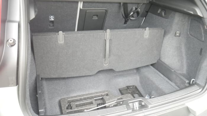 Volvo XC40 Recharge Luggage Test: How much fits in the cargo area ...