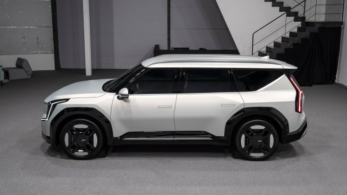 2025 Kia EV9: 4 reasons to love it, 2 reasons to think twice - Autoblog