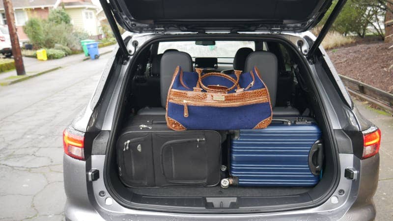 2022 Mitsubishi Outlander Luggage Test | Three rows, two tests! - Autoblog