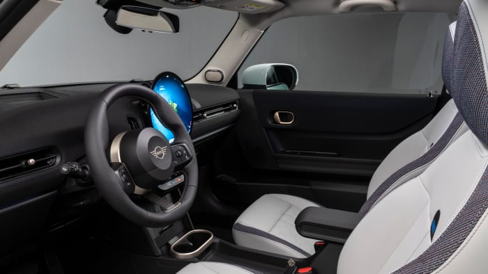 The All-New 2025 Mini Cooper S Almost Becomes an Adult - Autoblog