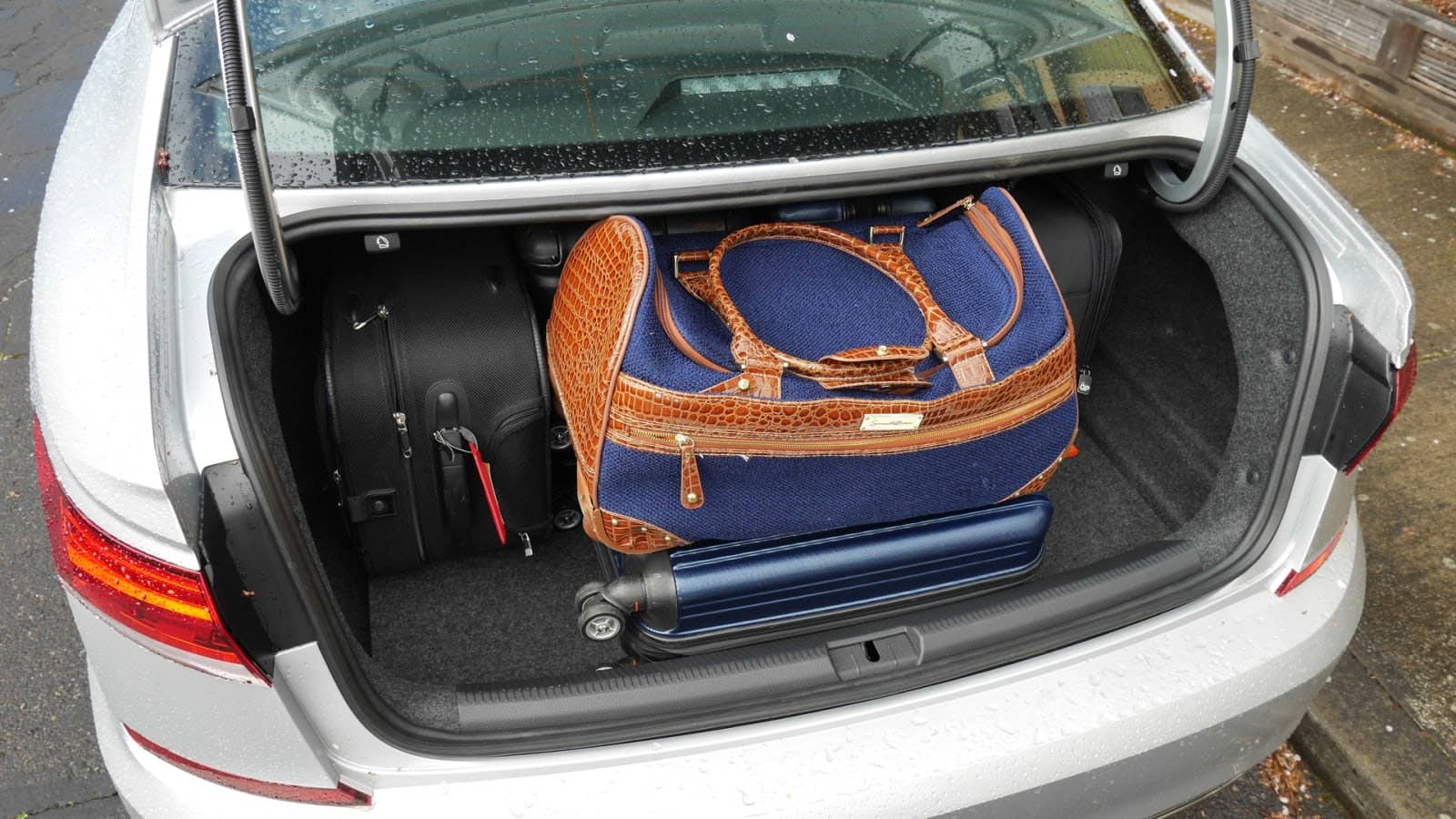 2020 VW Passat Luggage Test | Das boot - Autoblog