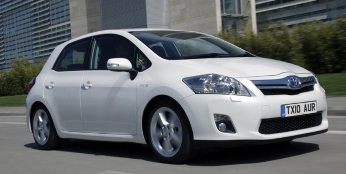 Toyota auris 1.8 hybrid store