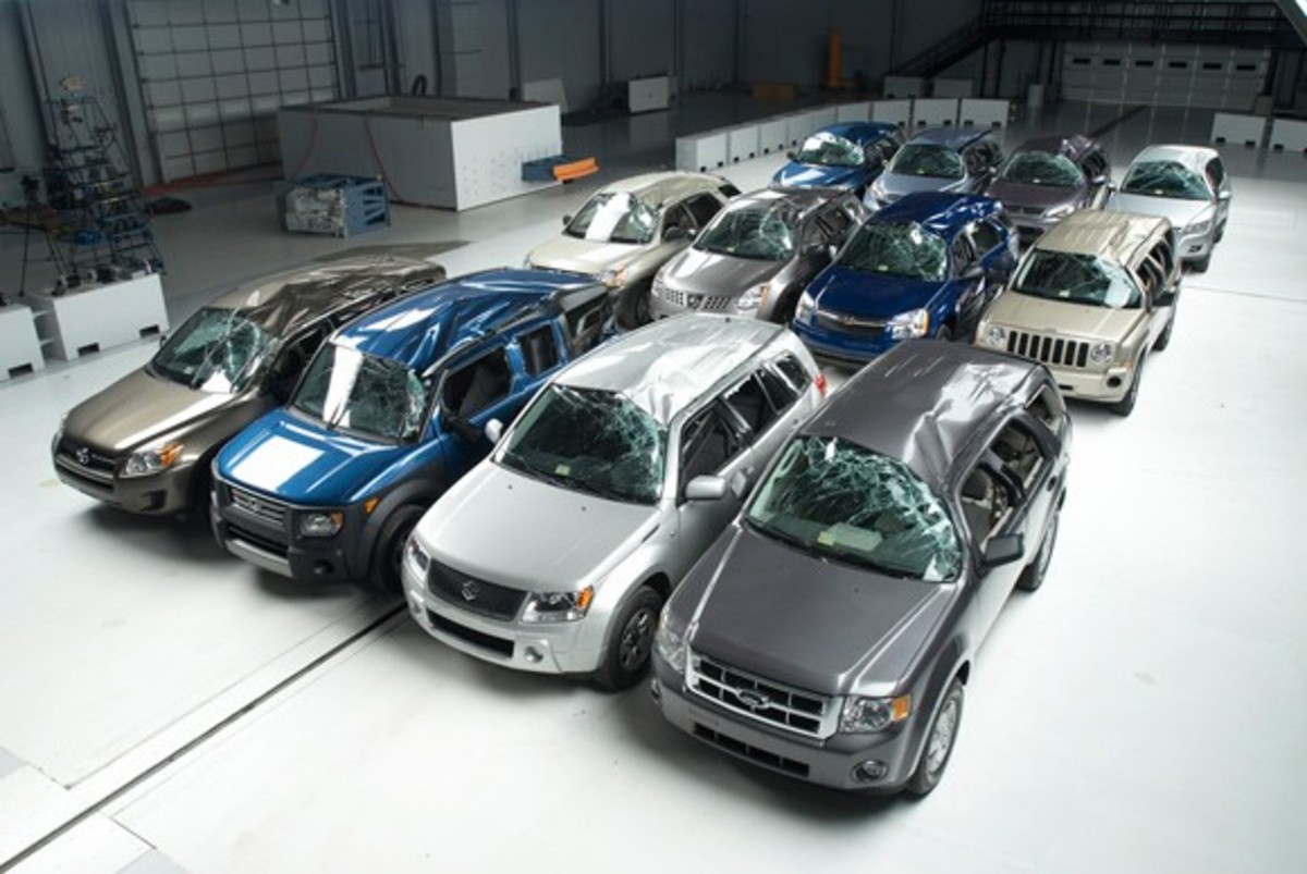 IIHS debuts new roof strength crash test, small SUVs rated first - Autoblog