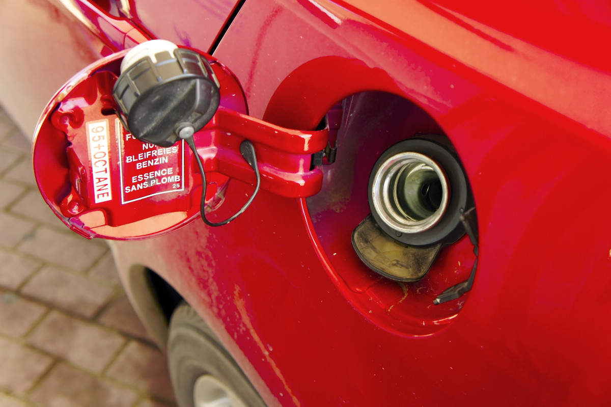 Can leaving the gas cap off harm your car Autoblog