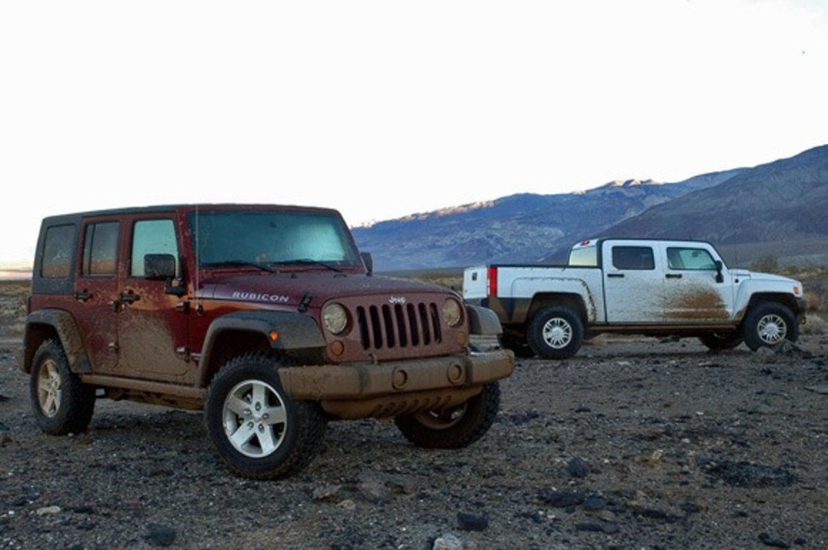 Autoblog Comparo: Jeep Wrangler Unlimited Rubicon vs. Hummer H3T - Autoblog