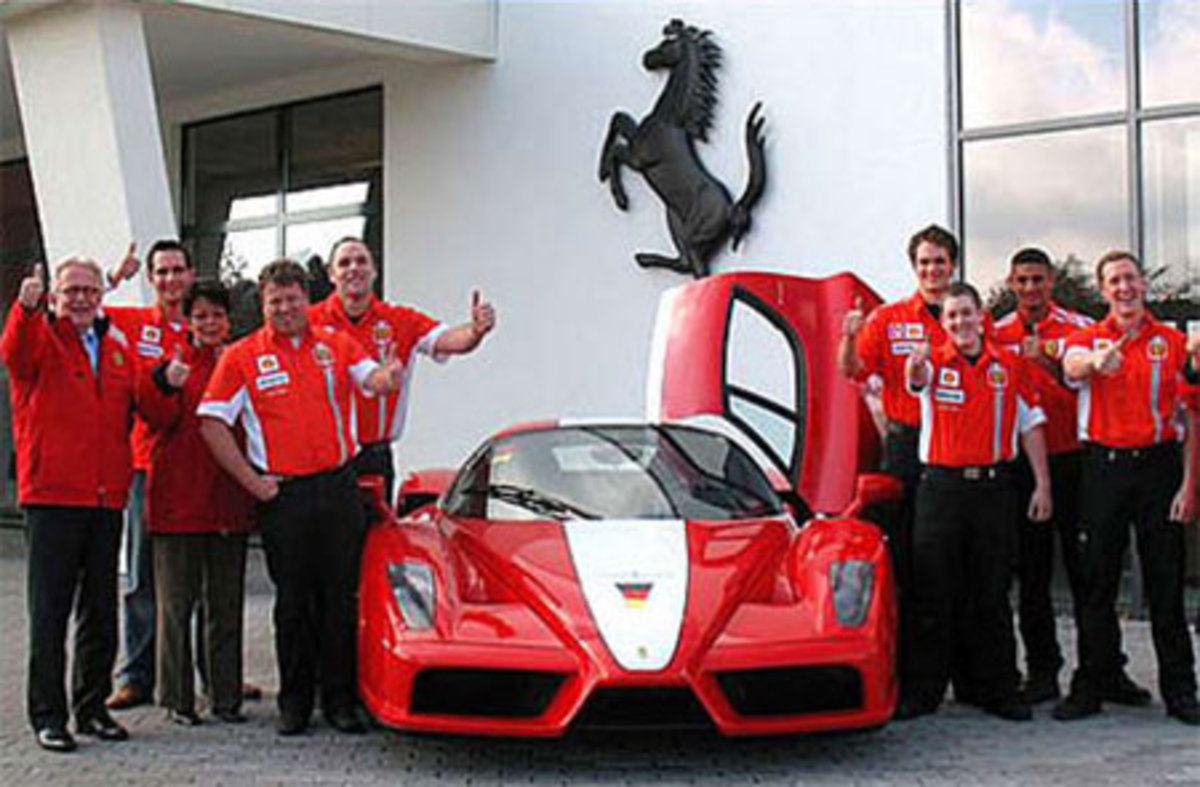 Ferrari sets up shop at the Nrburgring - Autoblog