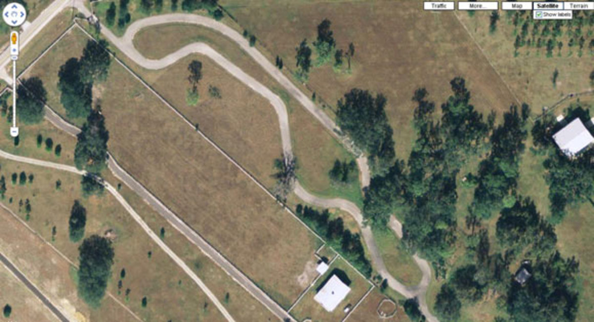 Man's racetrack driveway revealed on Google Maps - Autoblog