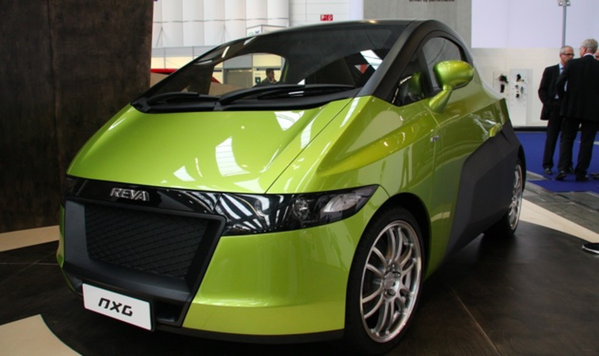 Reva petrol car price store