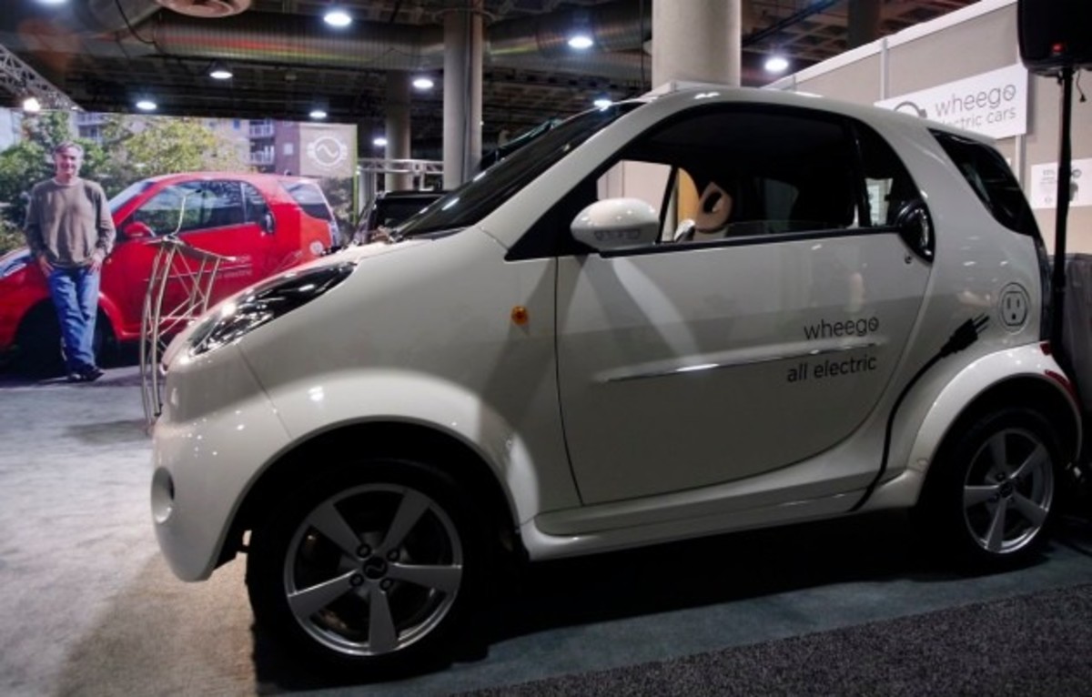 LA 2010 driving the Wheego Whip LiFe the electric car from an aggressive little company Autoblog