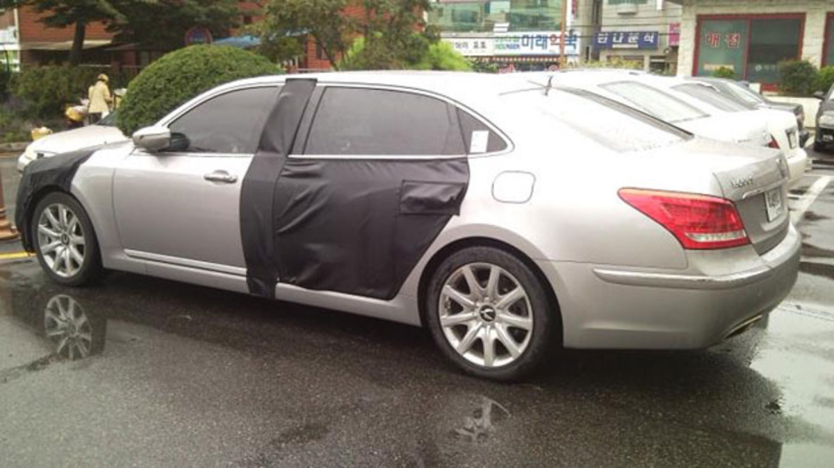 Spy Shots: Long-wheelbase Equus prototype is one big Hyundai - Autoblog