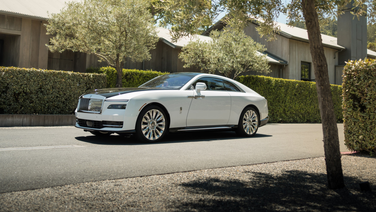 Rolls-Royce delivers 6,000 cars in '23, the most ever in one year ...