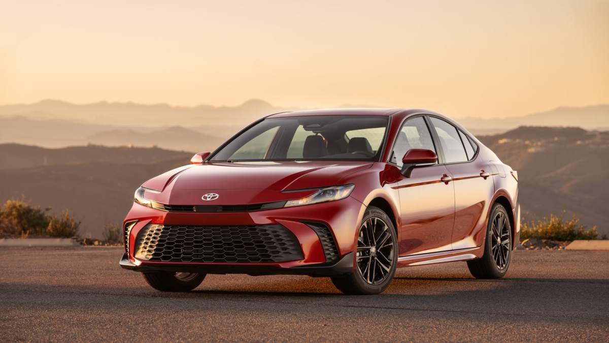 2025 Toyota Camry First Drive Review: Hybrid-only overhaul is a hit ...