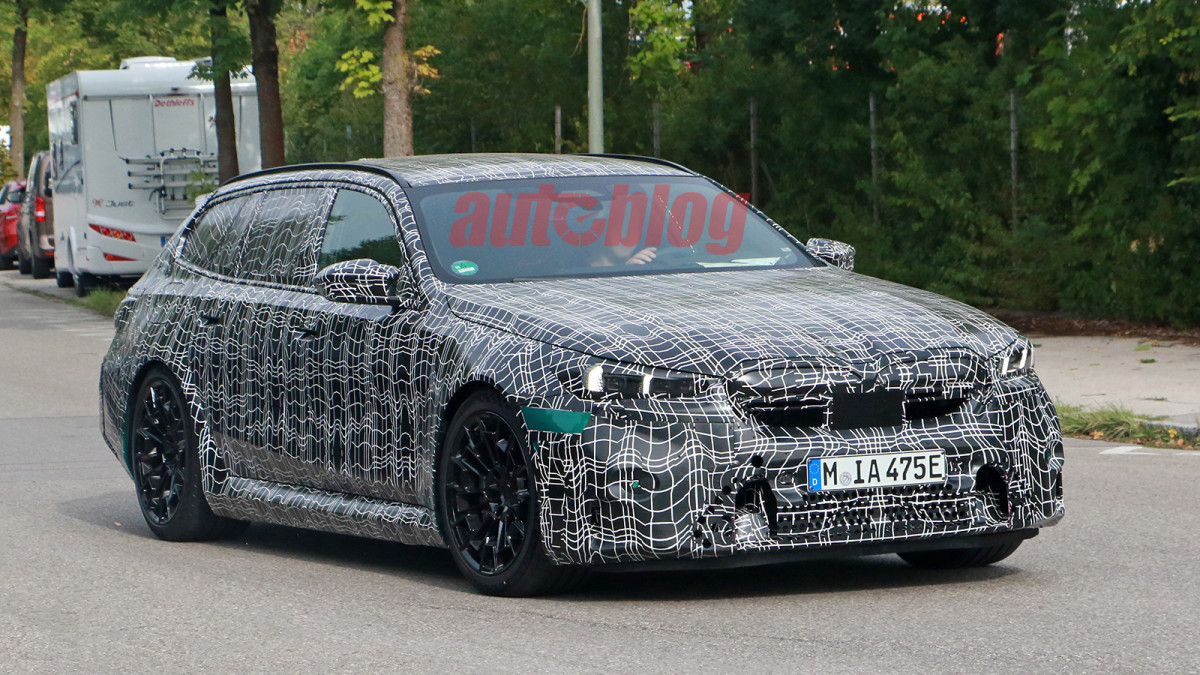 BMW M5 Touring spied from all angles - Autoblog: Car News, Reviews and ...