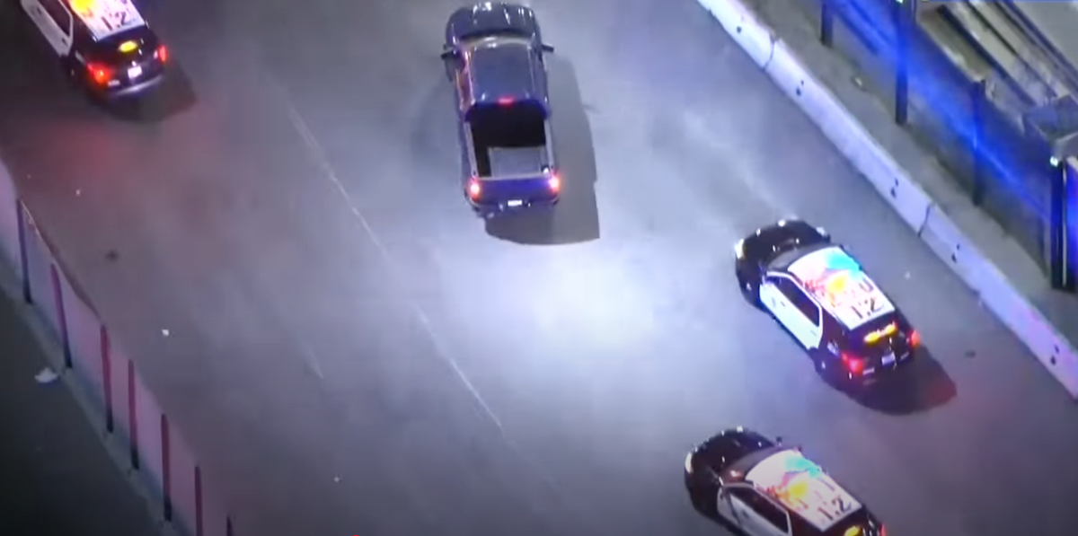 Watch this reverse car chase through downtown Los Angeles - Autoblog