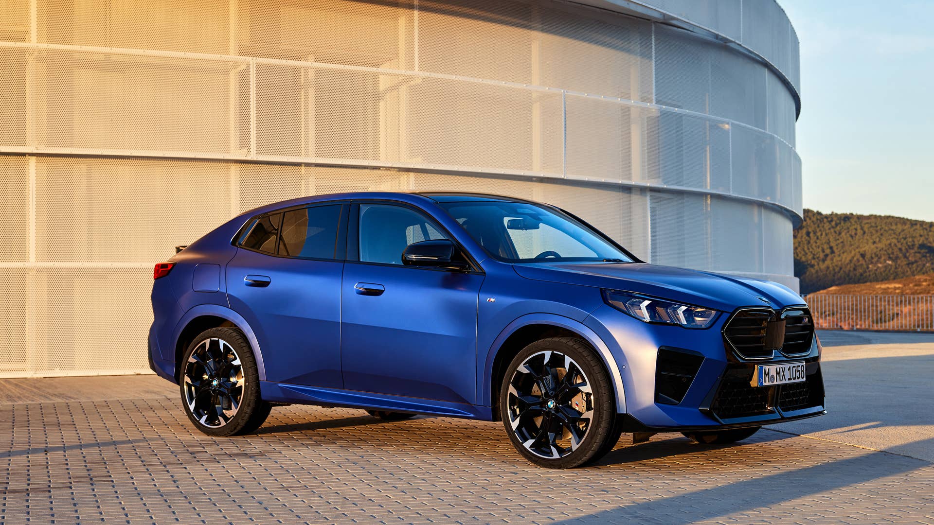 Redesigned BMW X2 aces Insurance Institute's safety tests - Autoblog