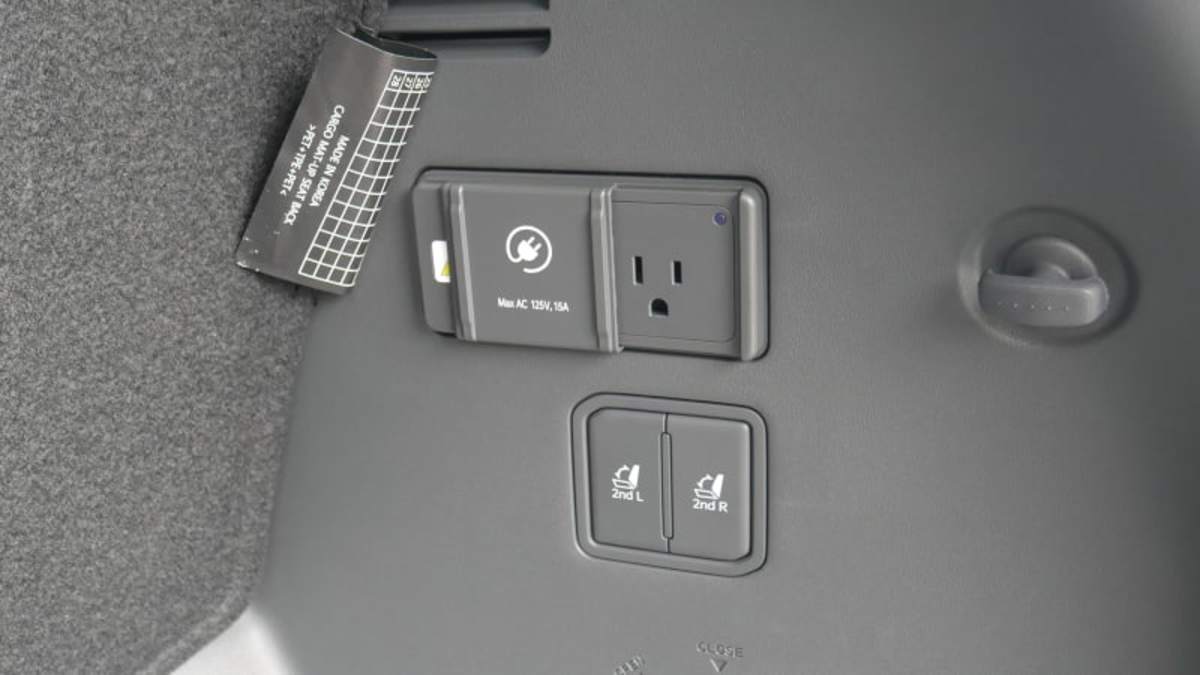 Kia EV9 Luggage Test: How much fits behind the third row (and frunk ...
