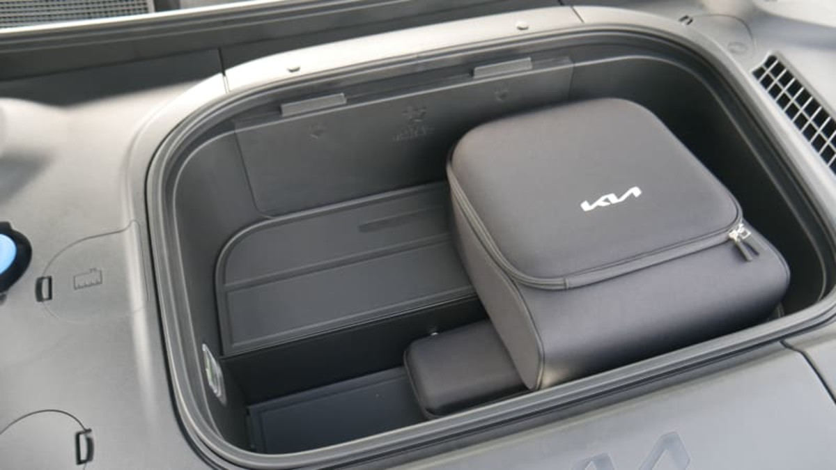 Kia EV9 Luggage Test: How much fits behind the third row (and frunk ...