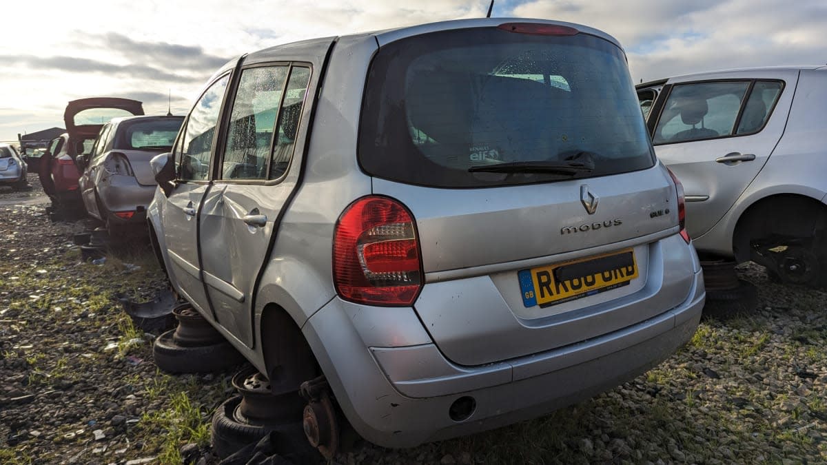 Scrapyard Gem: 2010 Renault Modus Dynamique - Autoblog: Car News ...