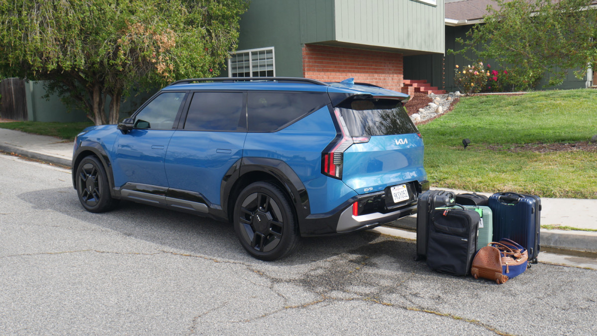 Kia EV9 Luggage Test: How much fits behind the third row (and frunk ...