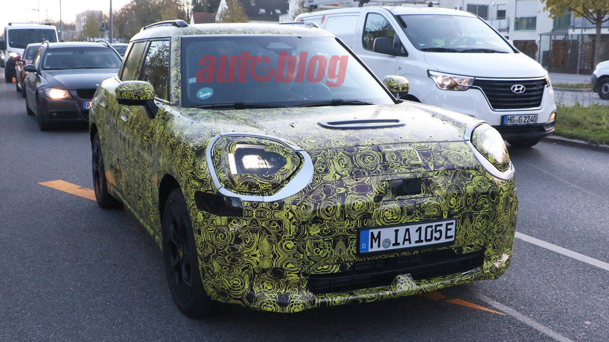 Mini Aceman spy photos show strong relation to concept - Autoblog