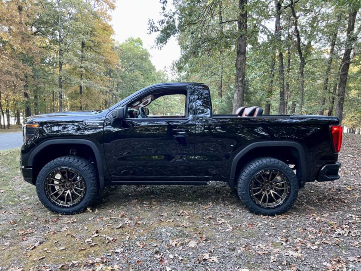 One-off 2022 GMC Jimmy shows the convertible SUV that could have been ...